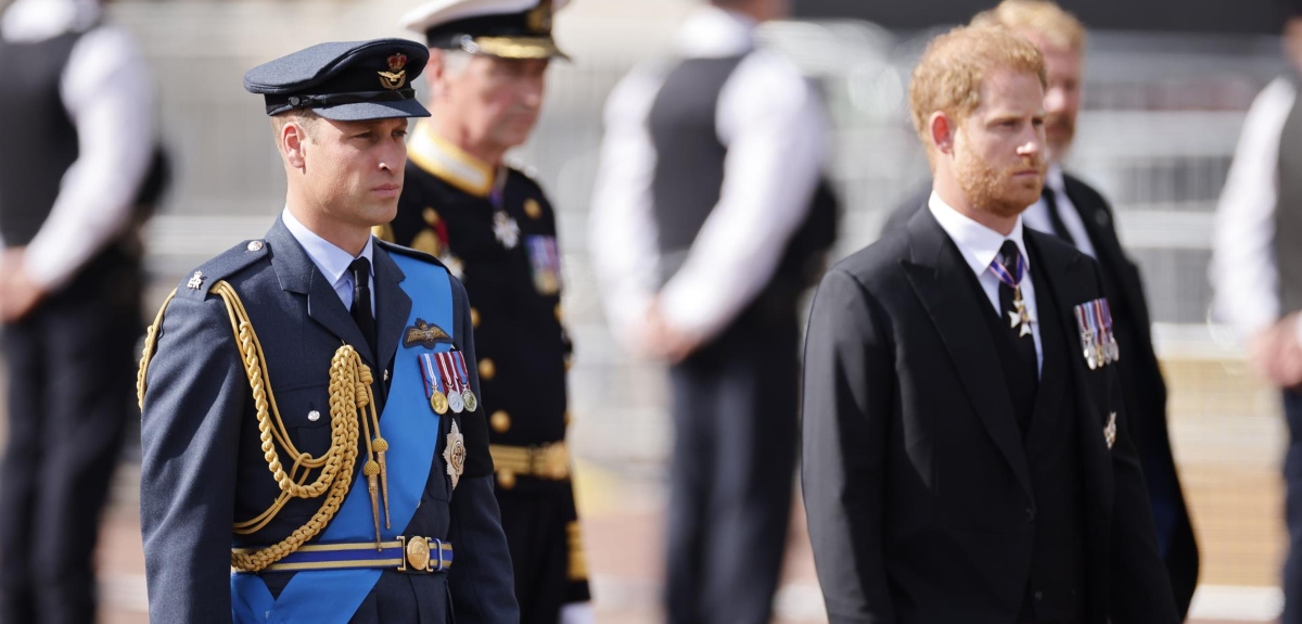 25 años después: William y Harry en cortejo fúnebre evocaron triste caminata tras ataúd de Lady Di