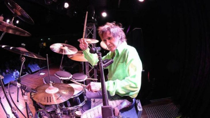 AC/DC está de luto por muerte de Colin Burgess, baterista original de ...