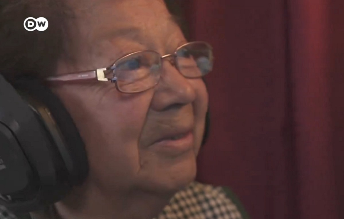 Mami Nena: la "abuela gamer" de 81 años que juega Free Fire para ...