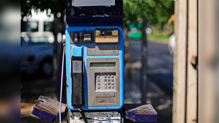 Movistar "apagó" todos los teléfonos públicos de Chile: solo uno ...