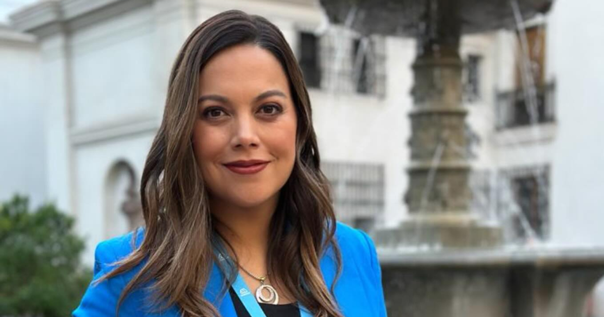 Periodista de Mega, Daniela Valdés, mostró tierna sesión de su hija